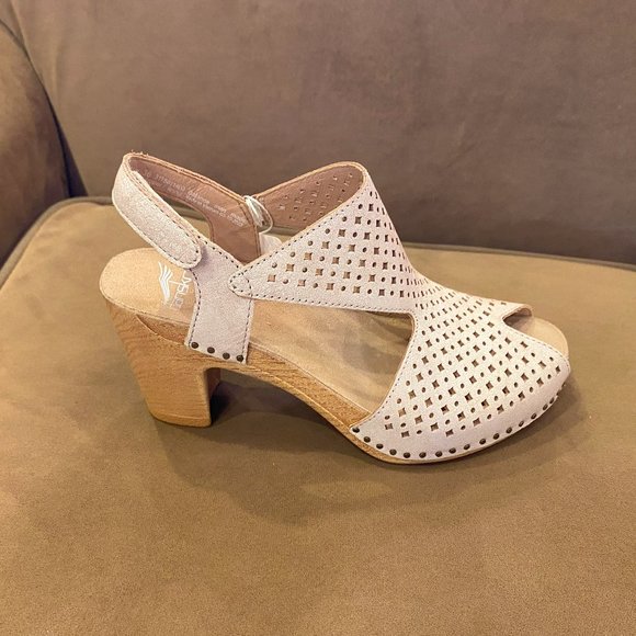 Dansko | Shoes | Dansko Teagan White New W Box | Poshmark